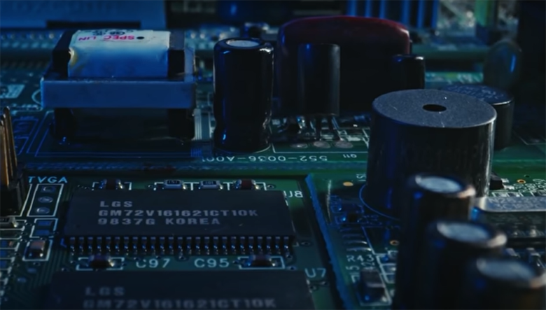 How is a Microprocessor Different from an Integrated Circuit ...