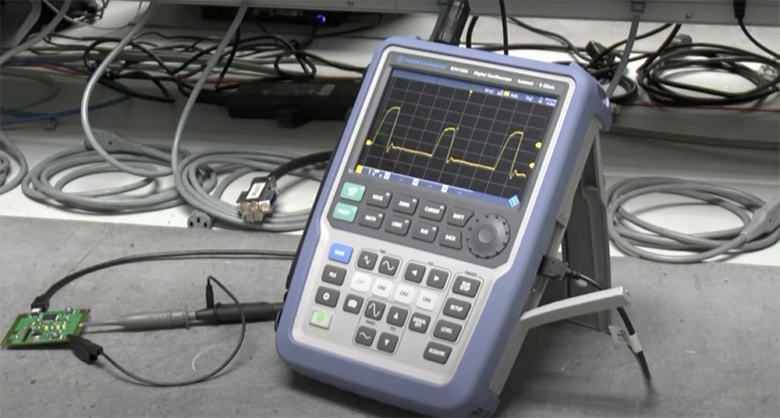 Multimeter vs. Oscilloscope: Main Differences - ElectronicsHacks