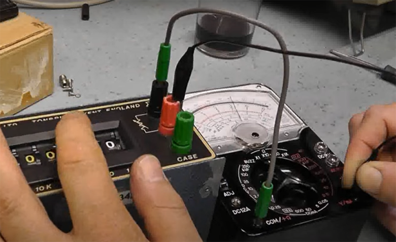How to Use Analog Multimeter? - ElectronicsHacks