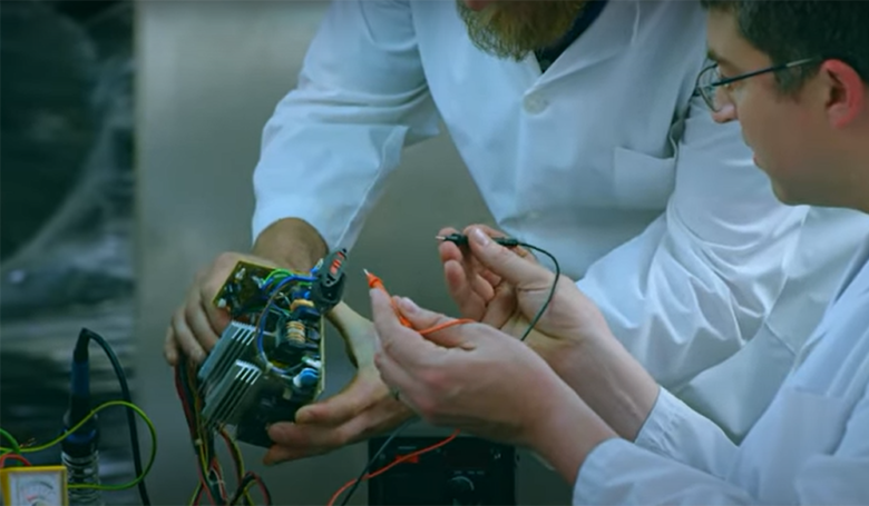 What is Electronic Engineering? - ElectronicsHacks