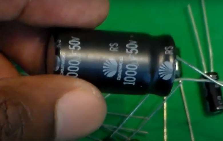 How to Read a Capacitor? - ElectronicsHacks