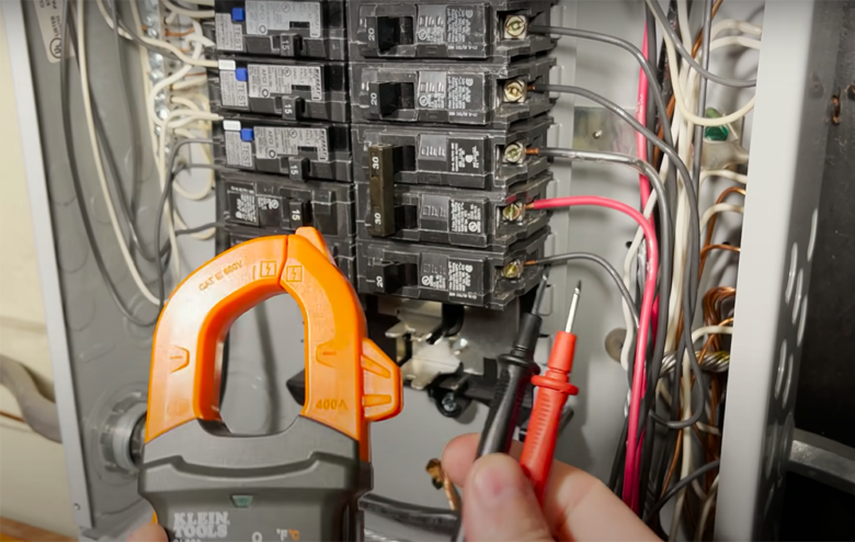 How to Tell if a Circuit Breaker Is Bad? - ElectronicsHacks