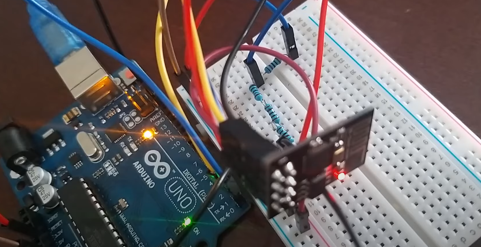 ESP8285 vs. ESP8266: What’s the Difference? - ElectronicsHacks