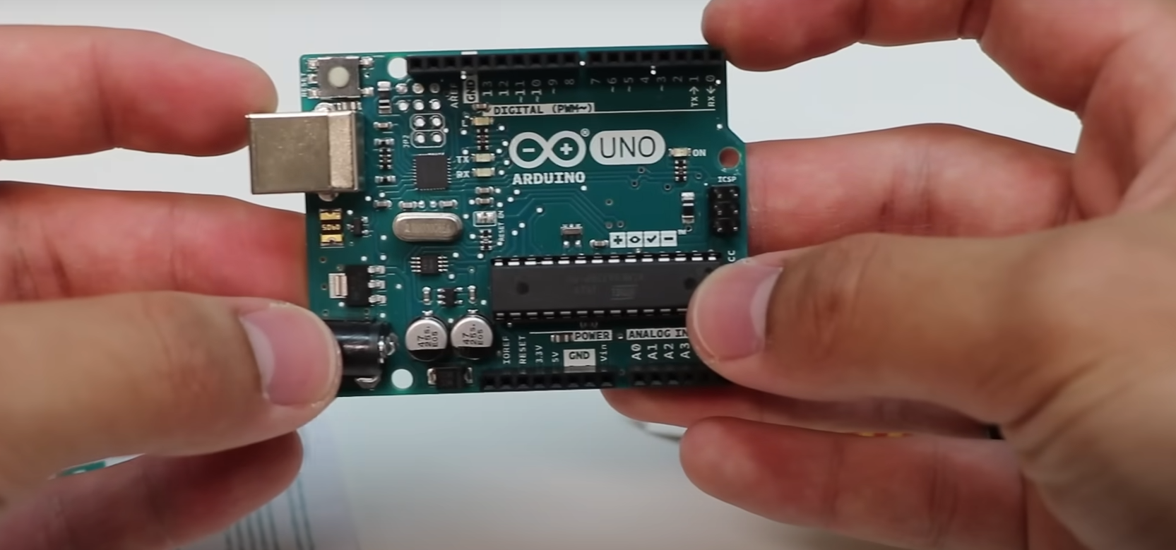 How Much Current Can an Arduino Supply? - ElectronicsHacks