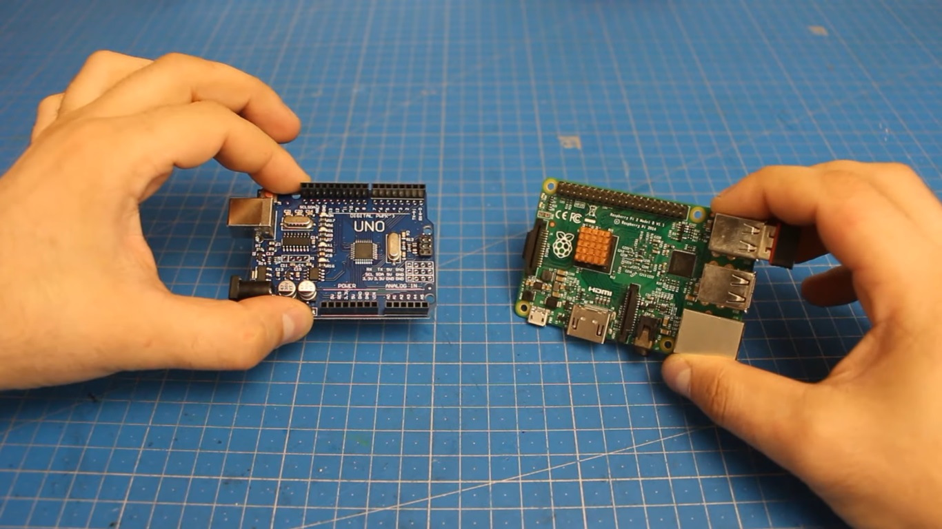 SparkFun Redboard vs. Arduino Uno: Which is Better? - ElectronicsHacks
