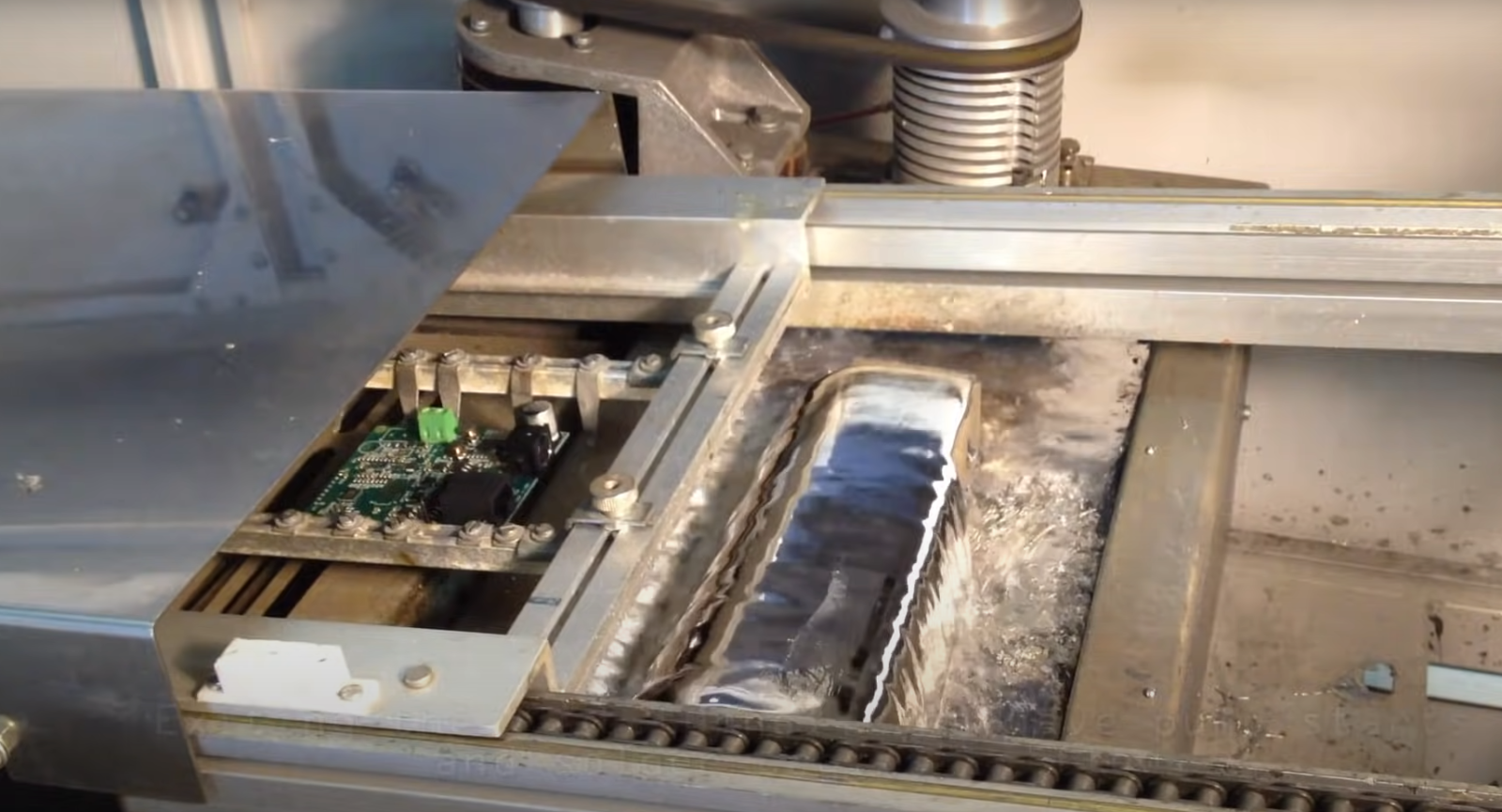 What Is Wave Soldering? - ElectronicsHacks