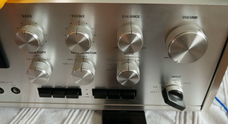 How To Test An Amplifier Output With A Multimeter Electronicshacks