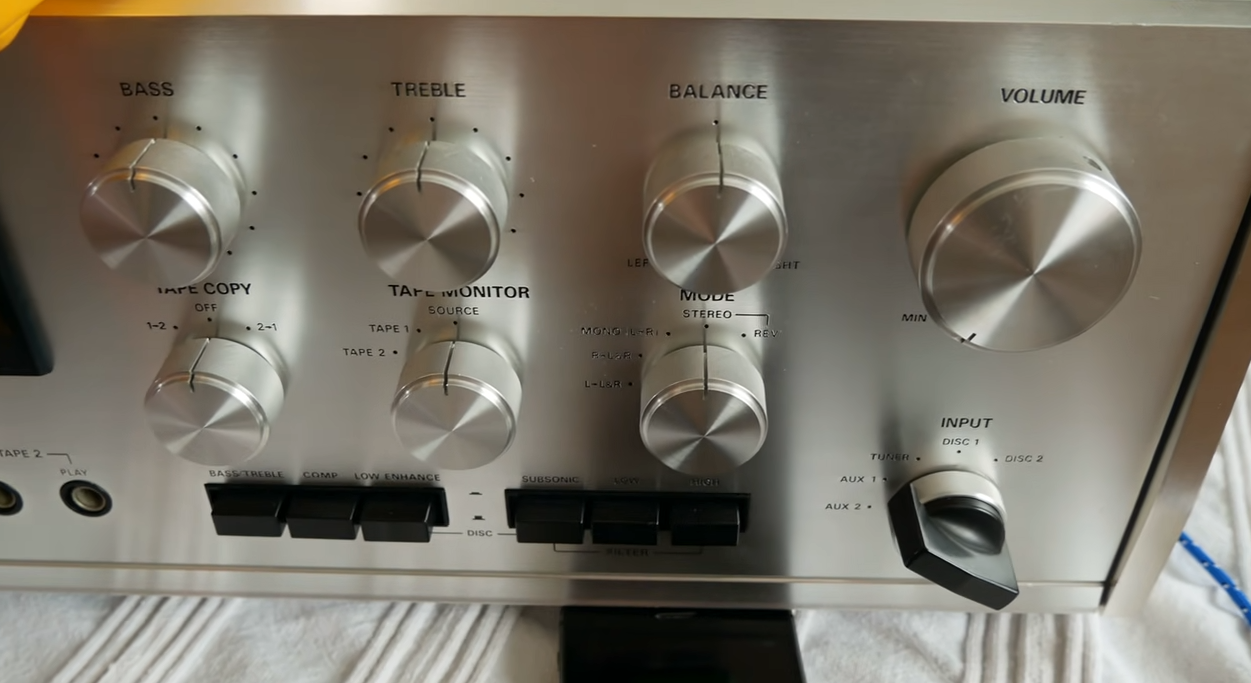 How to Test an Amplifier Output With a Multimeter? - ElectronicsHacks