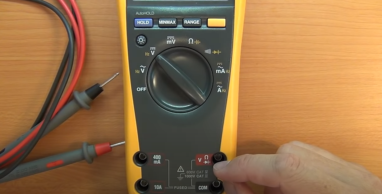 What Does Negative Voltage Mean on a Multimeter? - ElectronicsHacks