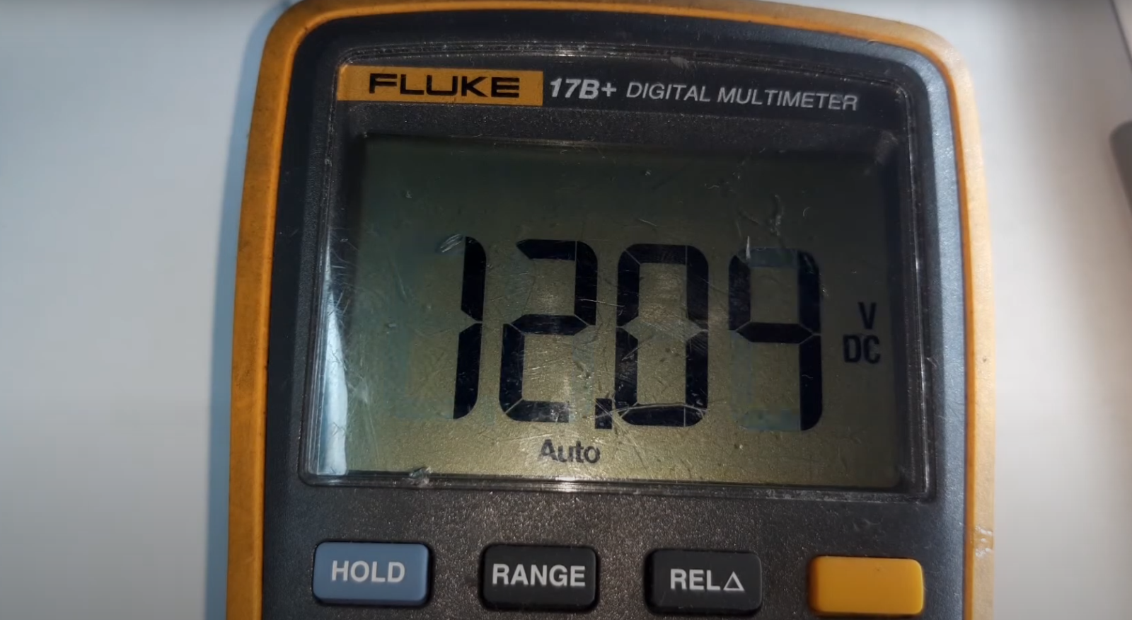 How to Test a Voltage Regulator With a Multimeter? - ElectronicsHacks
