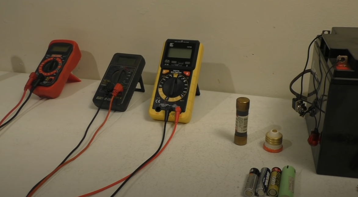 How to Test an AVR With a Multimeter? - ElectronicsHacks