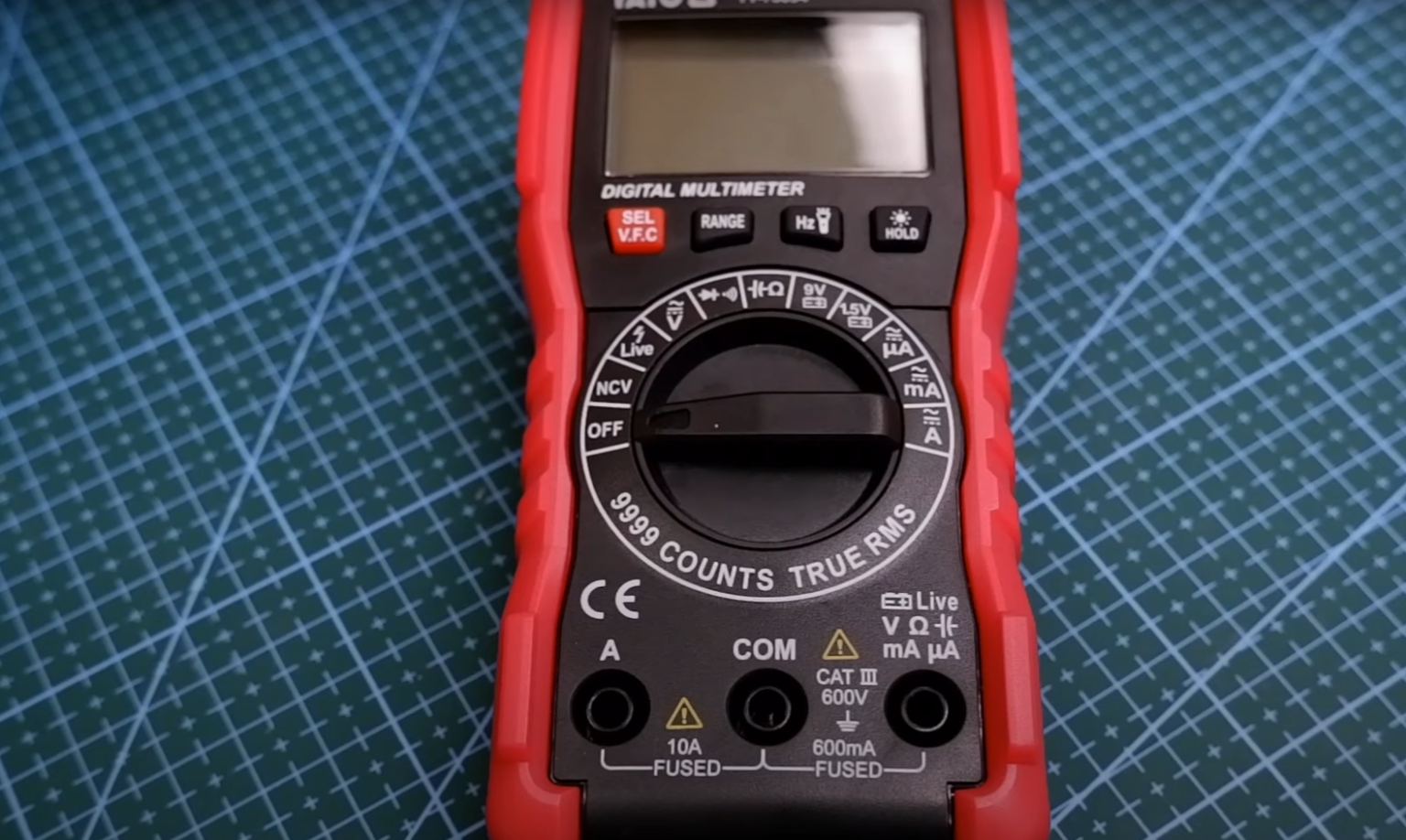 What Is a True-RMS Multimeter? - ElectronicsHacks