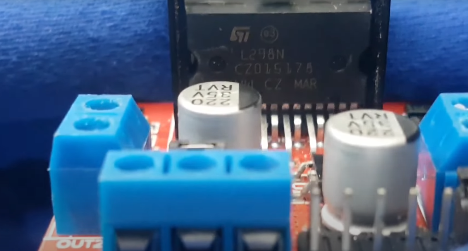 How to Control a DC Motor With an Arduino? - ElectronicsHacks