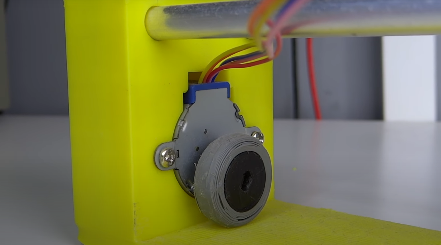 How to Control a Stepper Motor With an Arduino? - ElectronicsHacks