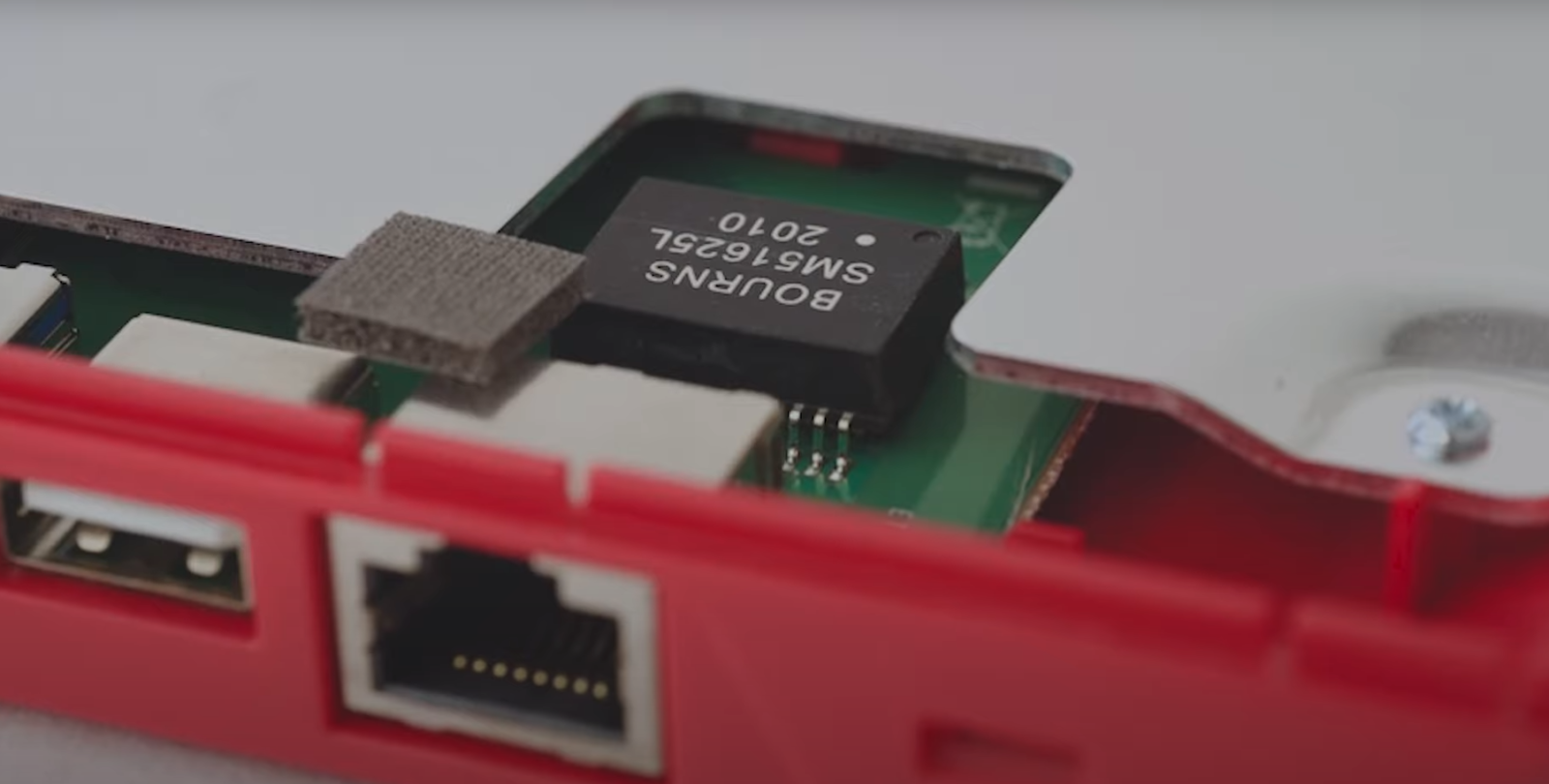 Raspberry Pi 400 Projects - ElectronicsHacks