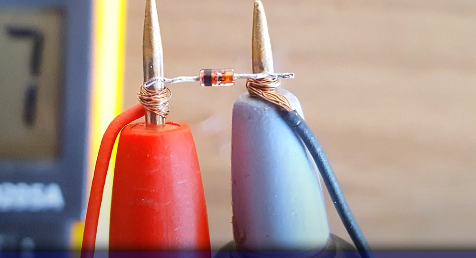 1N4002 Diode Pinout and Specifications - ElectronicsHacks