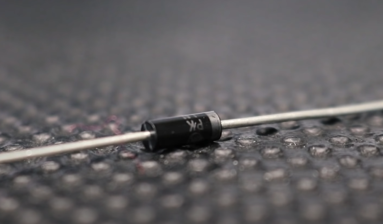 1N4004 Diode Pinout and Specifications - ElectronicsHacks