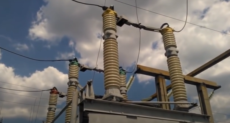 What Is an Electrical Isolator? - ElectronicsHacks