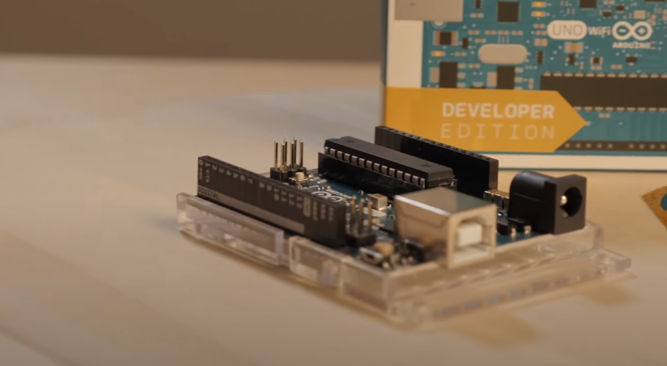 Does Arduino Uno Have WiFi? - ElectronicsHacks