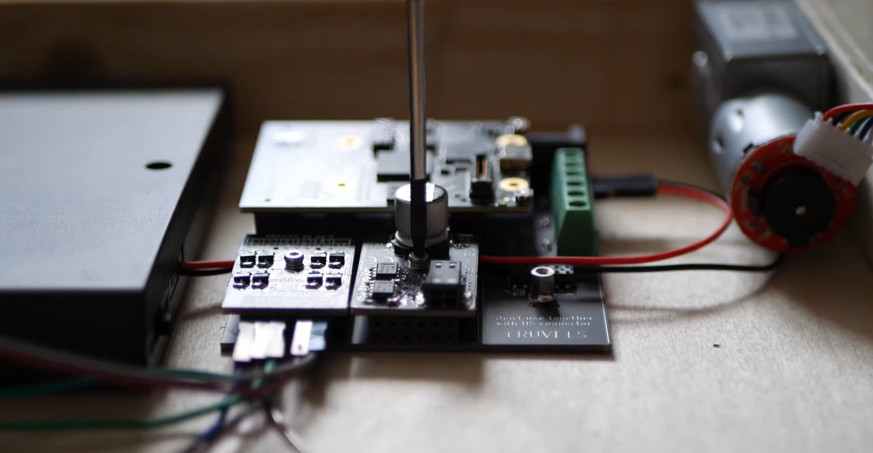FPGA vs. Microcontroller: Which is Better? - ElectronicsHacks