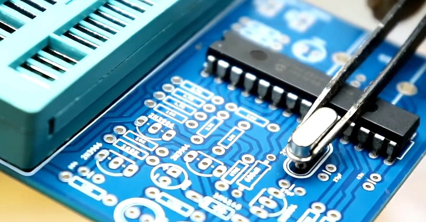 How to Choose a Microcontroller? - ElectronicsHacks