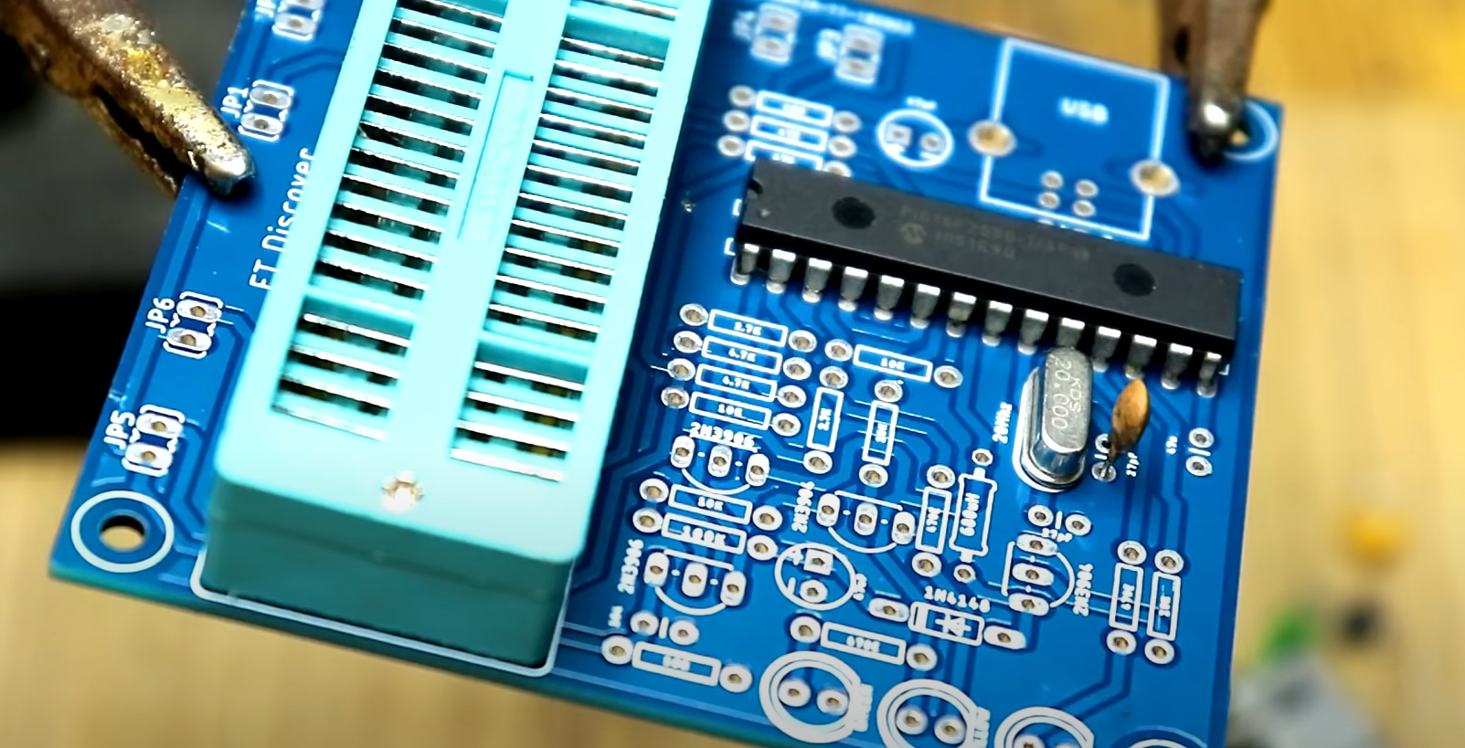 How to Choose a Microcontroller? - ElectronicsHacks