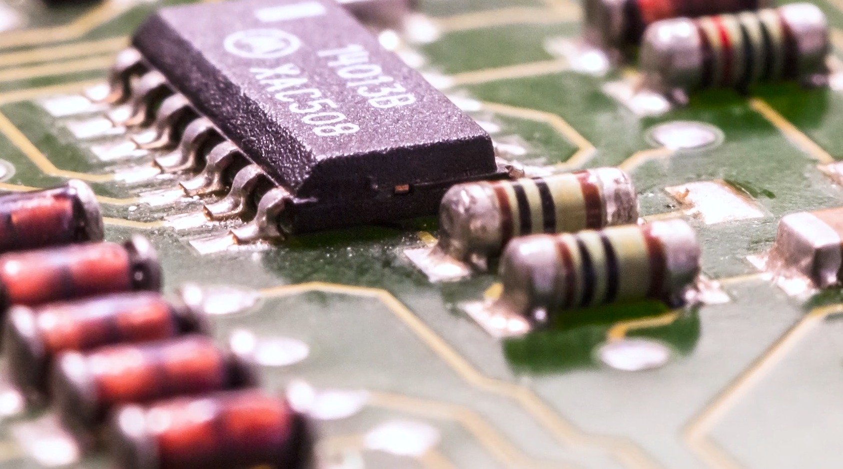 Is a Light Bulb a Resistor? - ElectronicsHacks