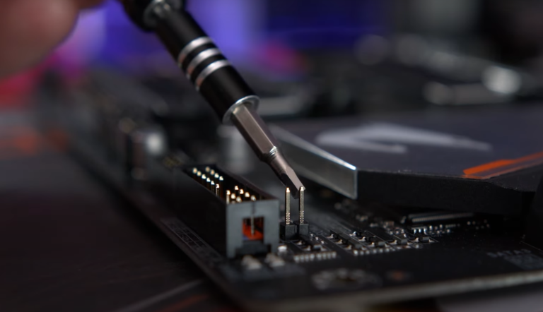 What is a CMOS? - ElectronicsHacks