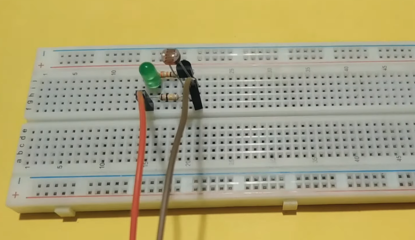 How to Make an Automatic Night Light Circuit? - ElectronicsHacks