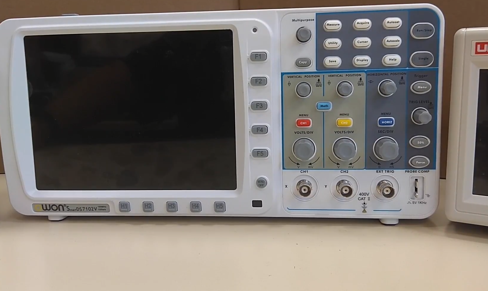 Lab Scope vs. Oscilloscope: What’s the Difference? - ElectronicsHacks