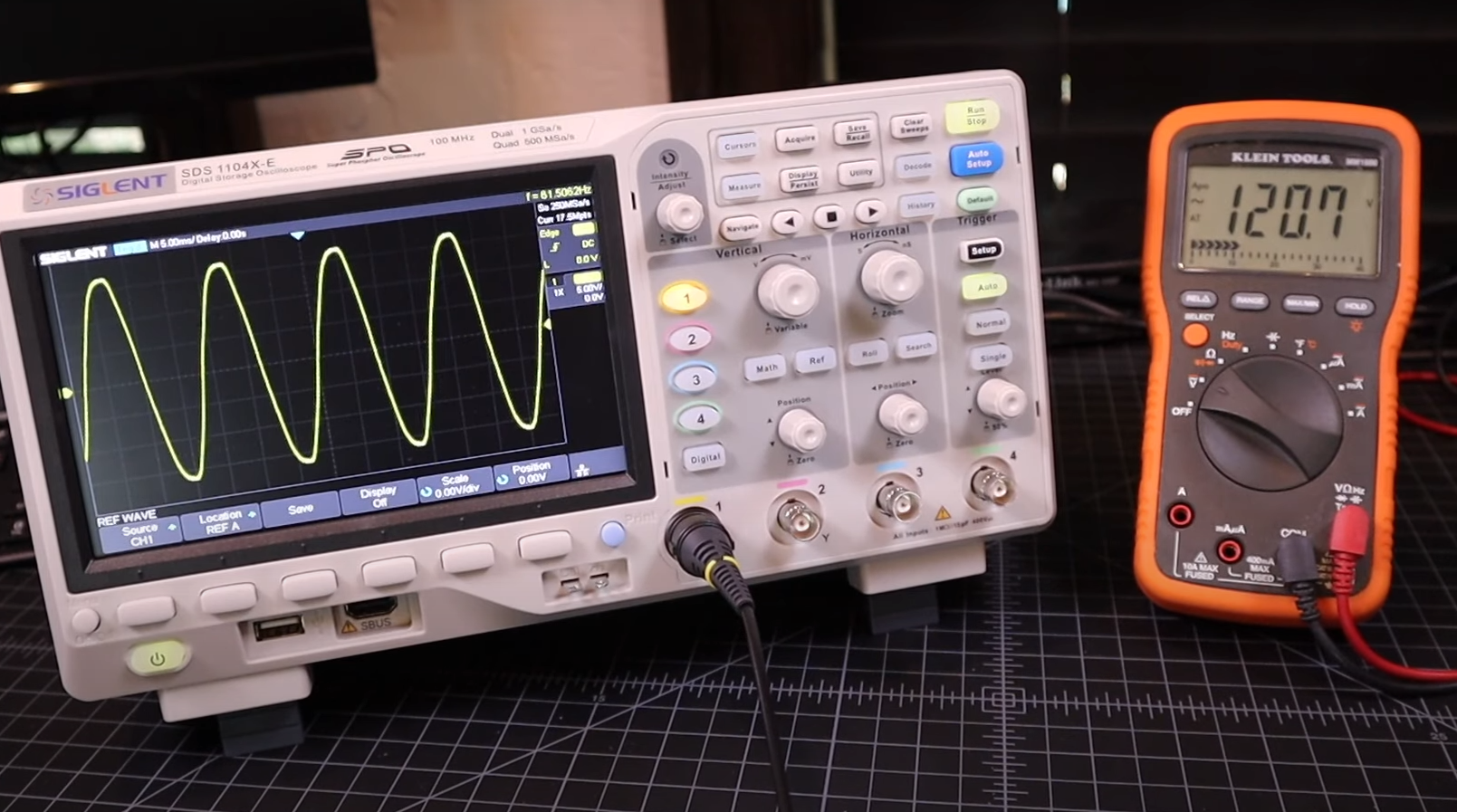 What Does an Oscilloscope Measure? - ElectronicsHacks