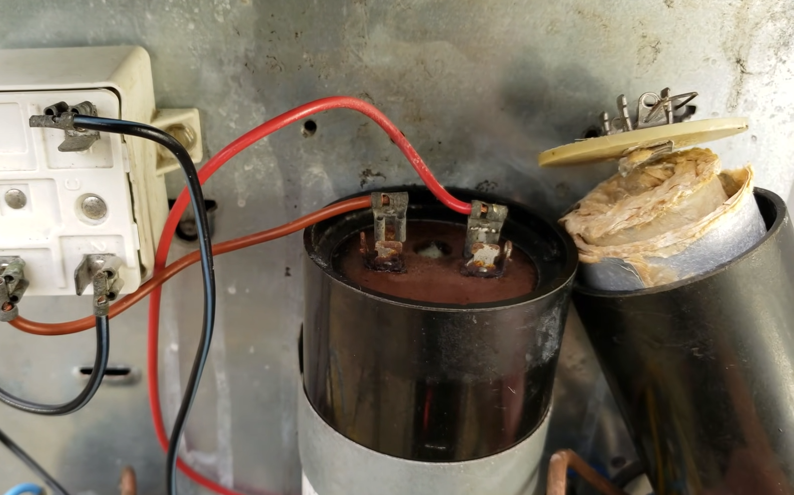 AC Capacitor Keeps Blowing: What to Do? - ElectronicsHacks