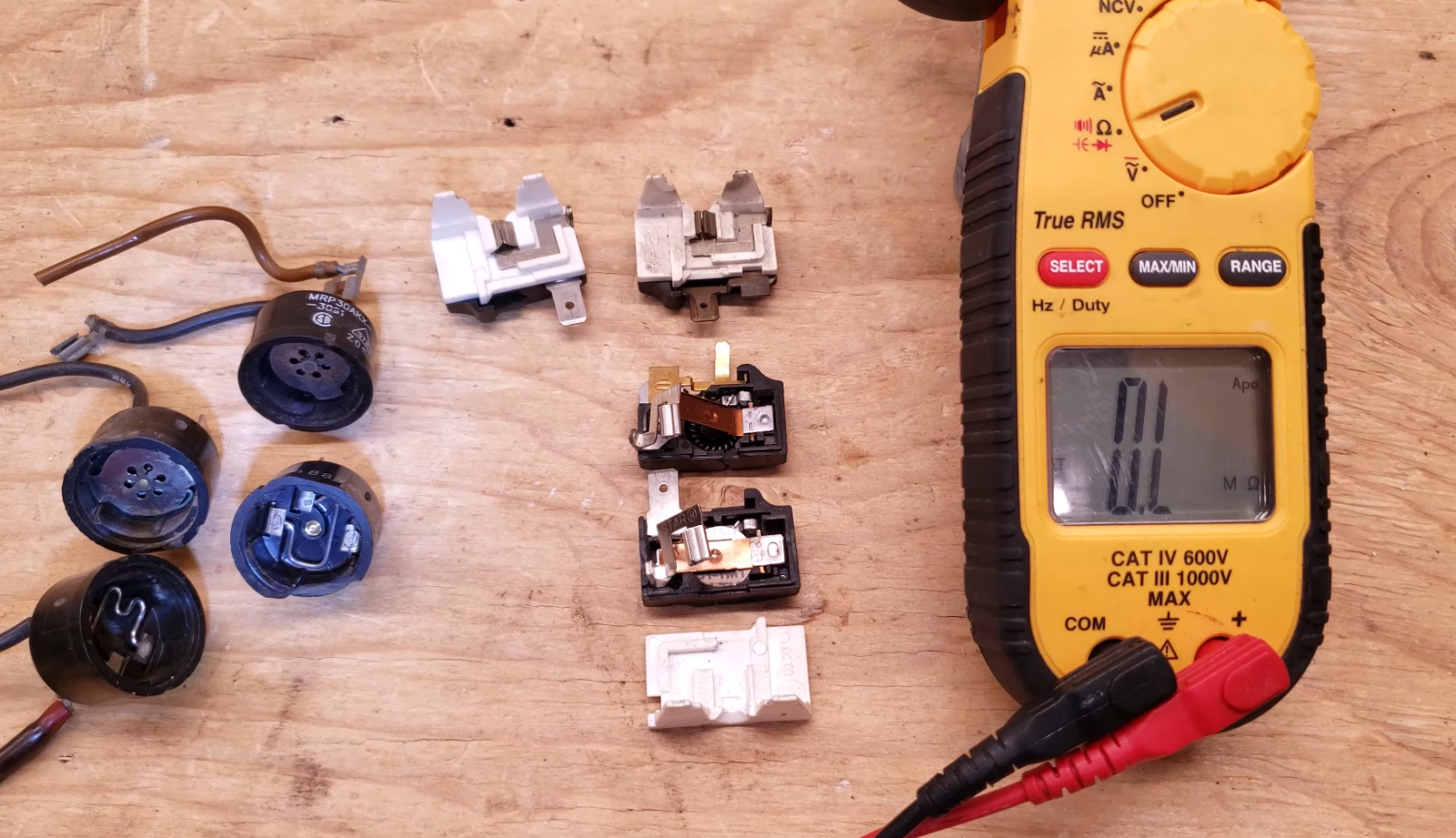 How Does a PTC Relay With Capacitor Work? - ElectronicsHacks
