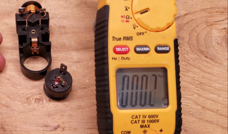 How Does a PTC Relay With Capacitor Work? - ElectronicsHacks