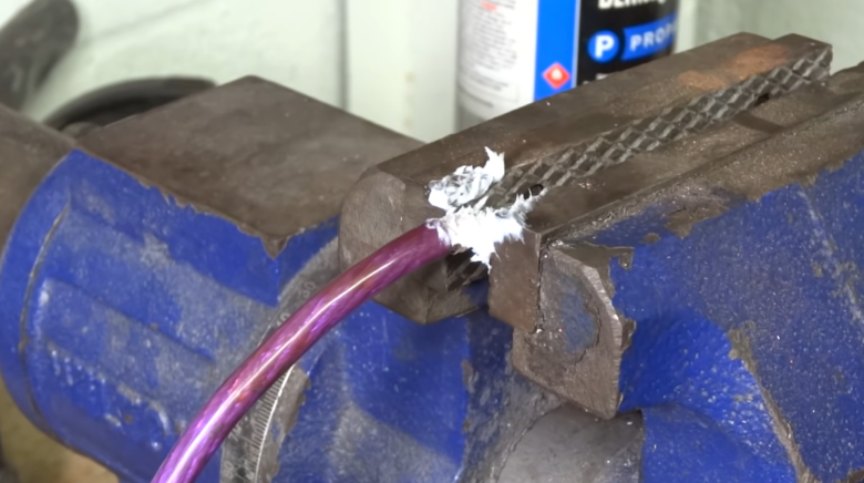 How to Charge a Scosche 500K Micro Farad Capacitor? - ElectronicsHacks