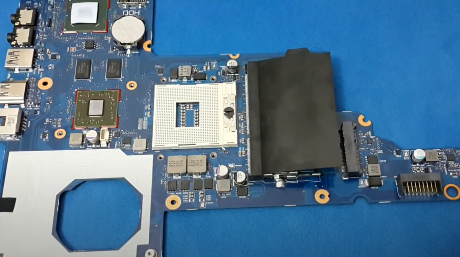 How to Test a Capacitor on a Circuit Board? - ElectronicsHacks