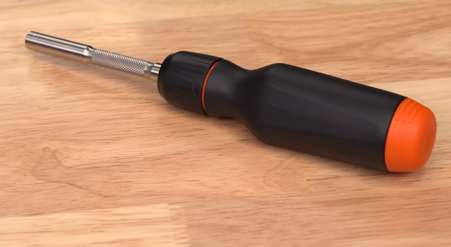 Linus Tech Tips Screwdriver Review - ElectronicsHacks
