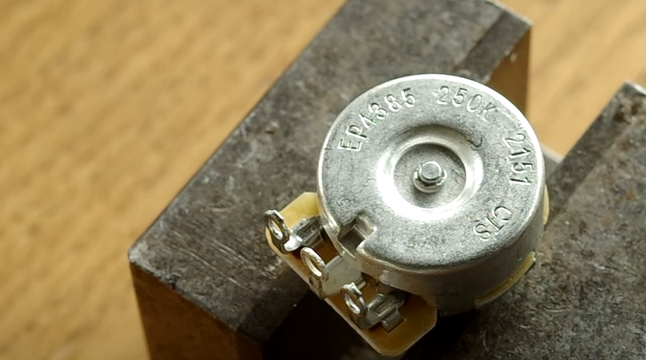 A vs. B Potentiometer: What’s the Difference? - ElectronicsHacks