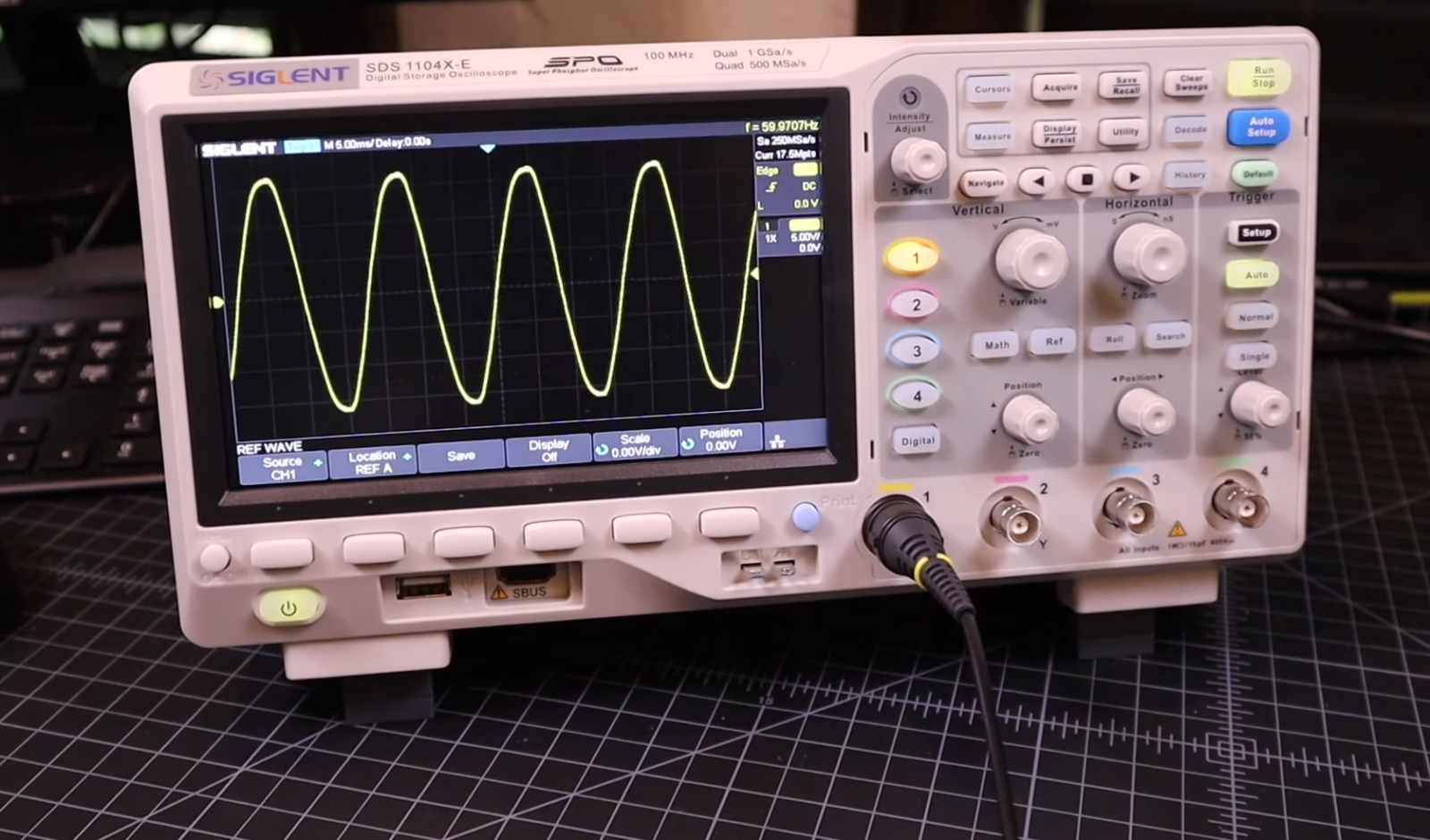 How to Connect an Oscilloscope to a Circuit? - ElectronicsHacks