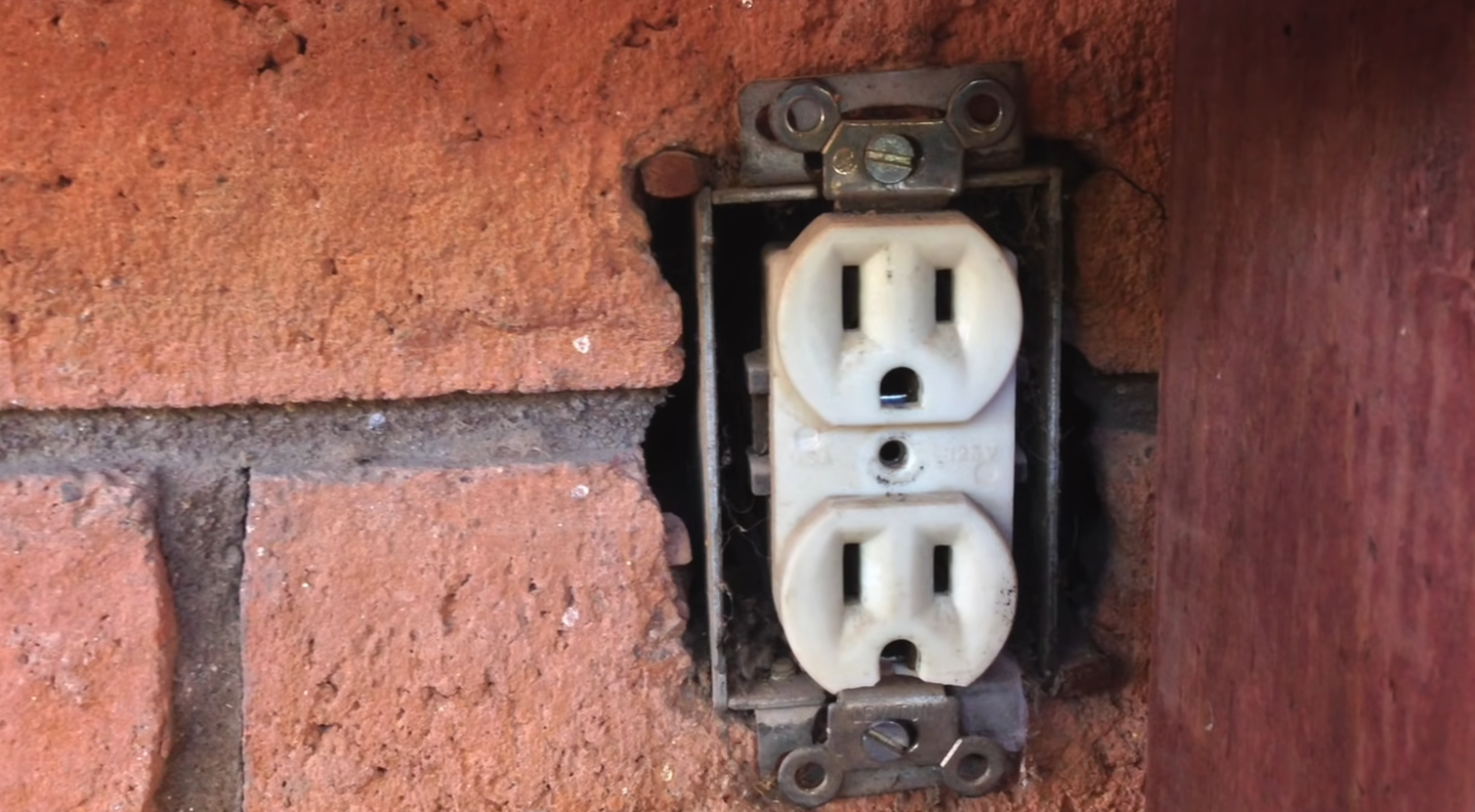 How to Extend an Electrical Outlet? - ElectronicsHacks