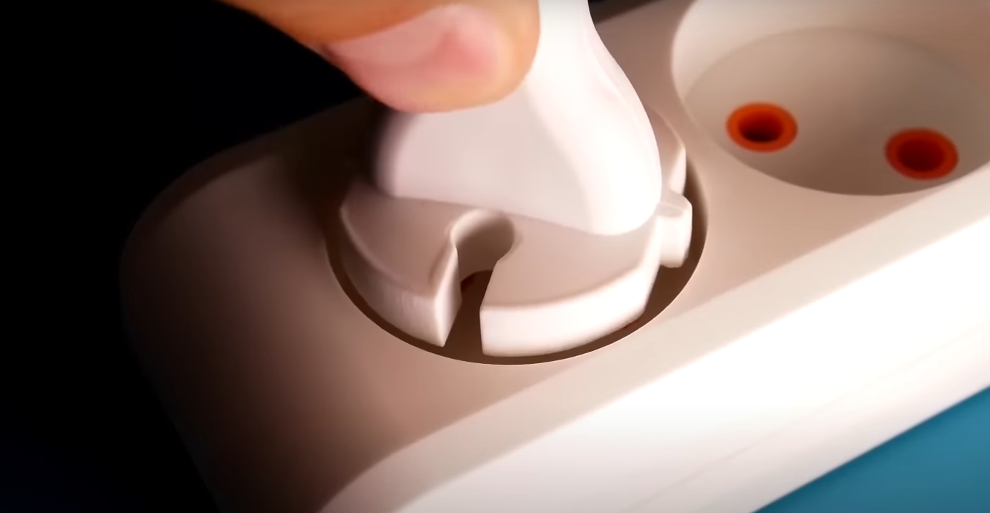 Japan Electrical Outlet vs. US: What’s the Difference? - ElectronicsHacks