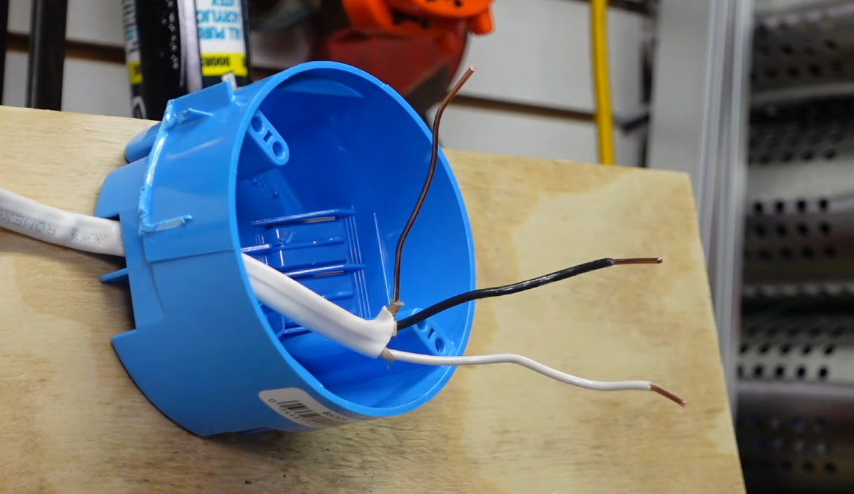 How to Make a Switched Outlet Hot All the Time? - ElectronicsHacks