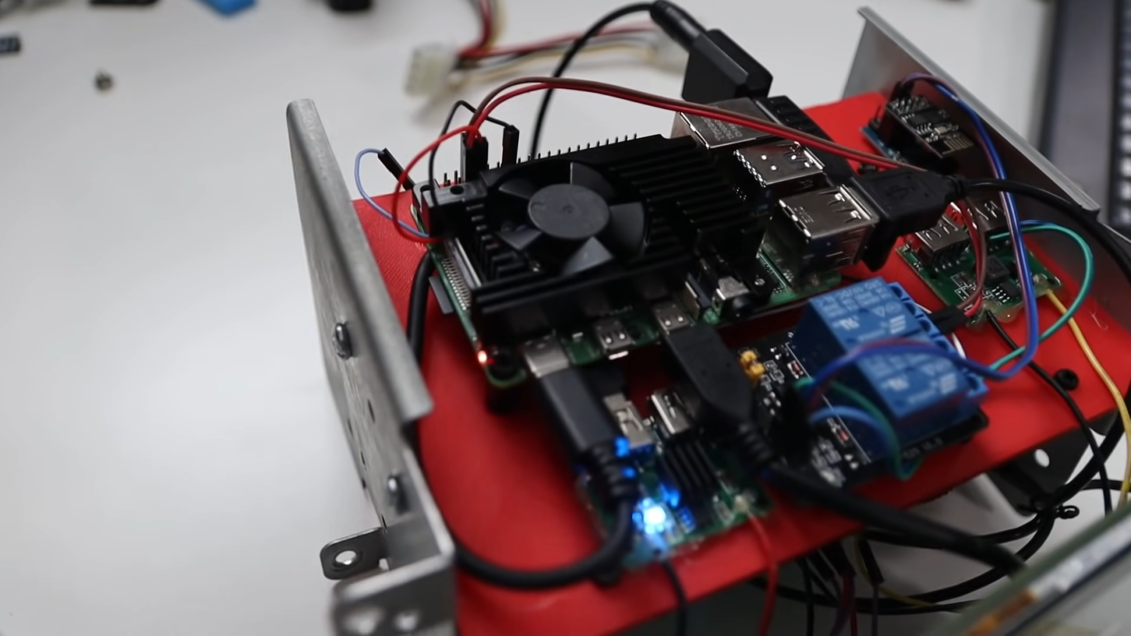 How to Run Apple CarPlay With Raspberry Pi? - ElectronicsHacks