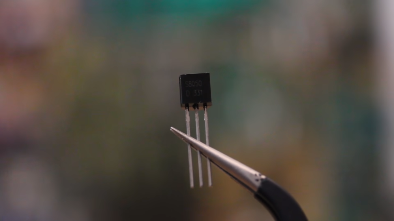 Op-Amp vs. Transistor: What’s the Difference? - ElectronicsHacks