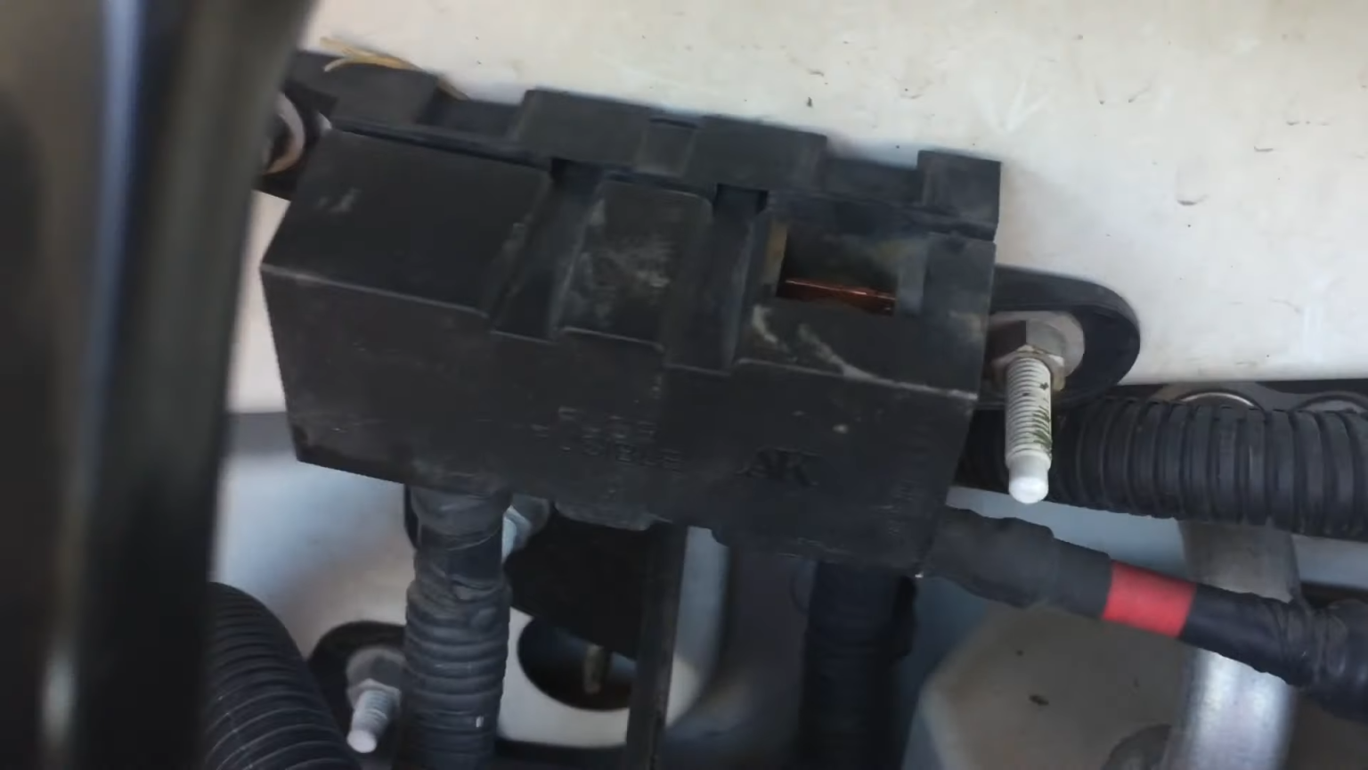 Blown Alternator Fuse Symptoms - ElectronicsHacks