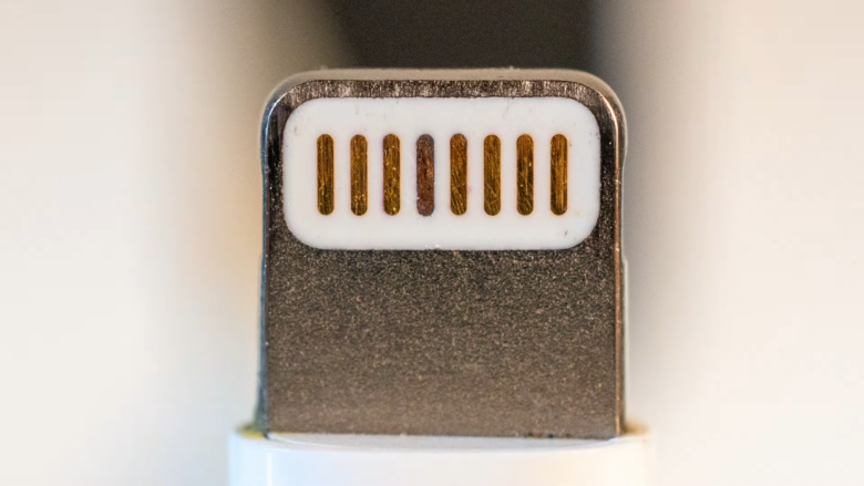 How to Fix a Charger That Only Works at an Angle? - ElectronicsHacks