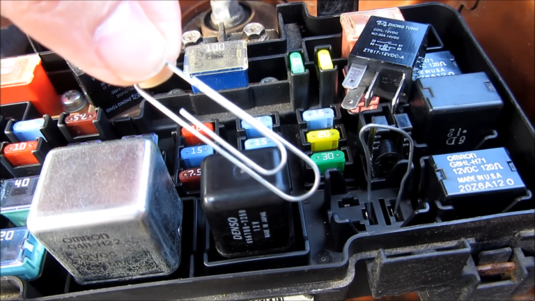 How to Jump a Relay? - ElectronicsHacks