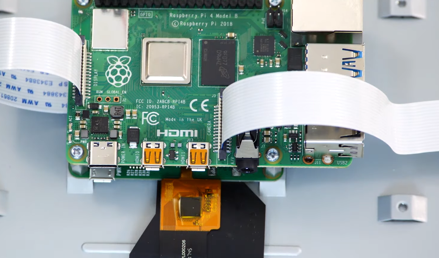 How to Make a Photo Booth With a Raspberry Pi? - ElectronicsHacks