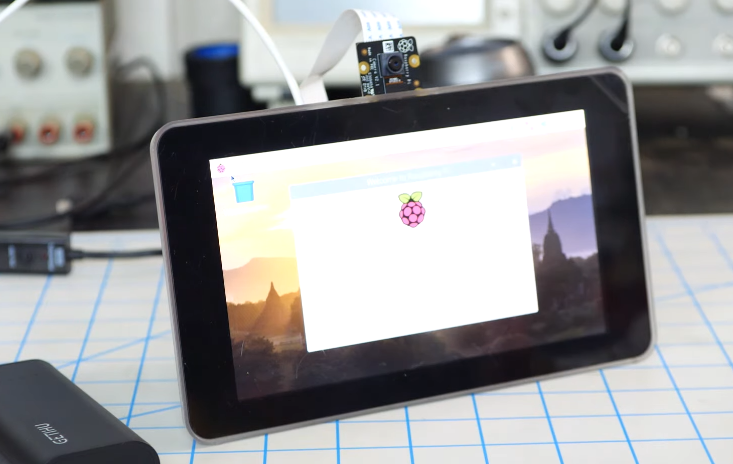 How to Make a Photo Booth With a Raspberry Pi? - ElectronicsHacks