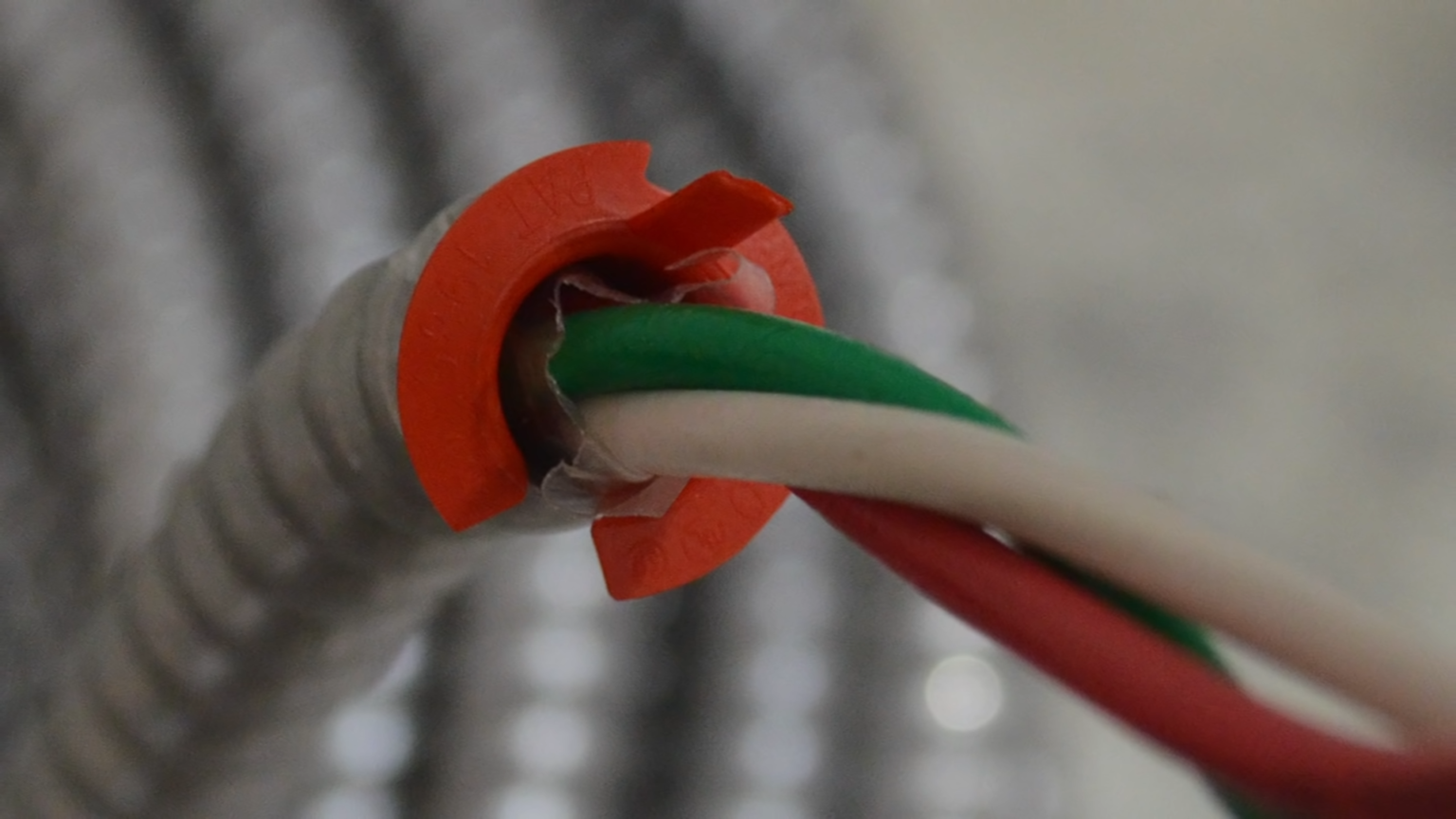 MC Cable vs. AC Cable: What’s the Difference? - ElectronicsHacks